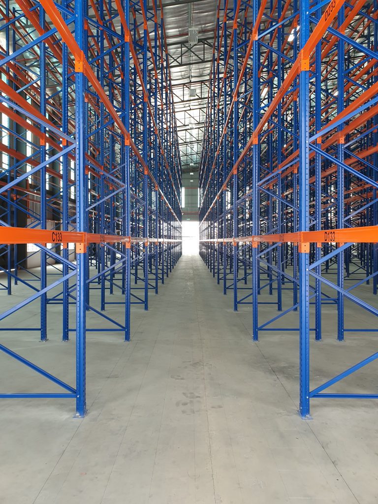 9000 Series Very Narror Asile Selective Pallet Racking System ...