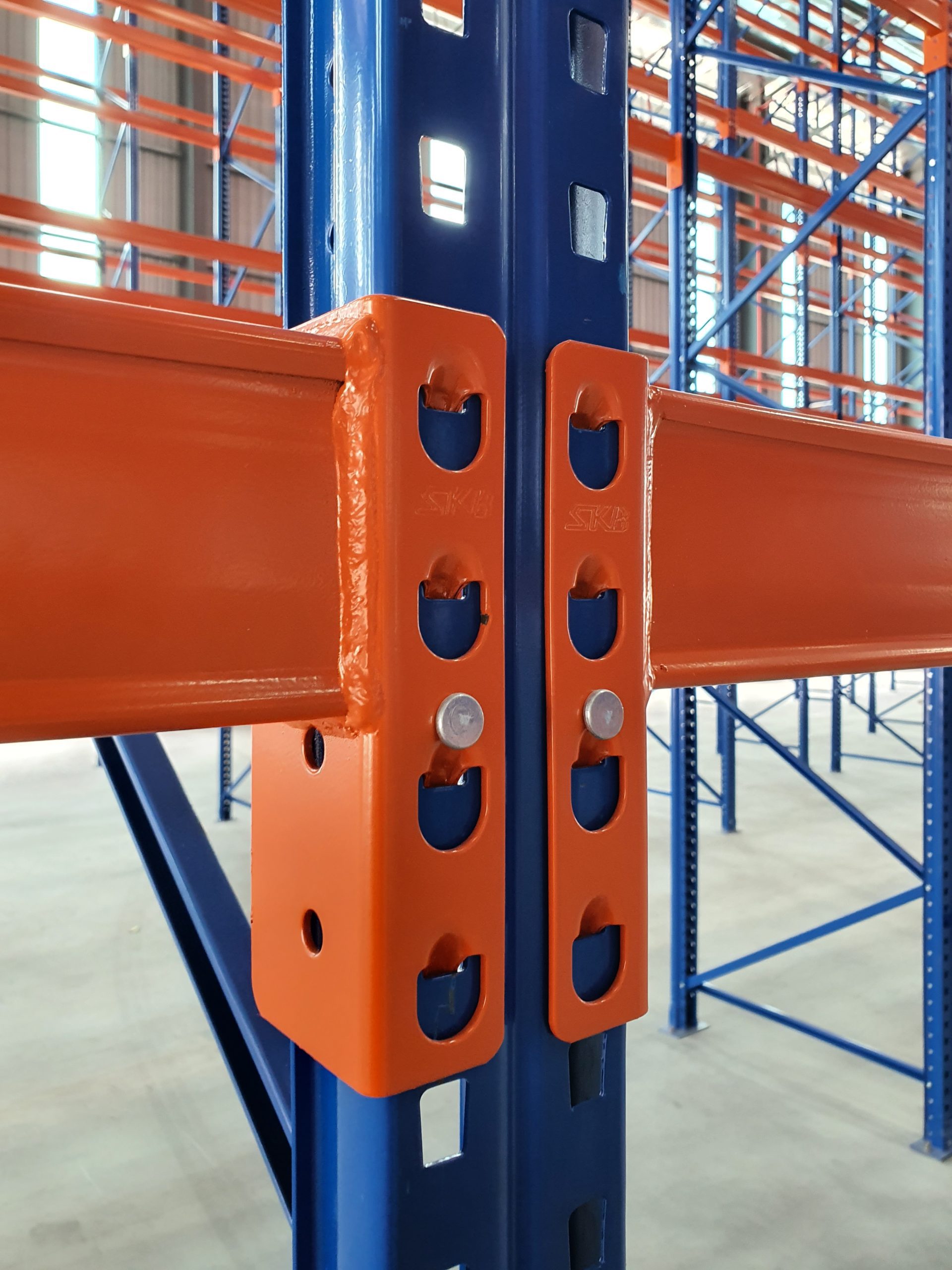 9000 Series Very Narror Asile Selective Pallet Racking System – My ...